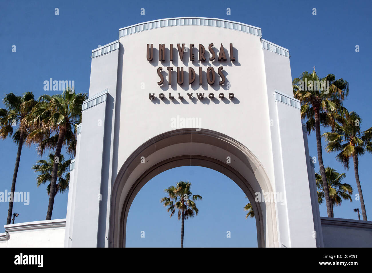ARCH AT THE ENTRANCE TO UNIVERSAL STUDIOS LOS ANGELES CALIFORNIA UNITED ...