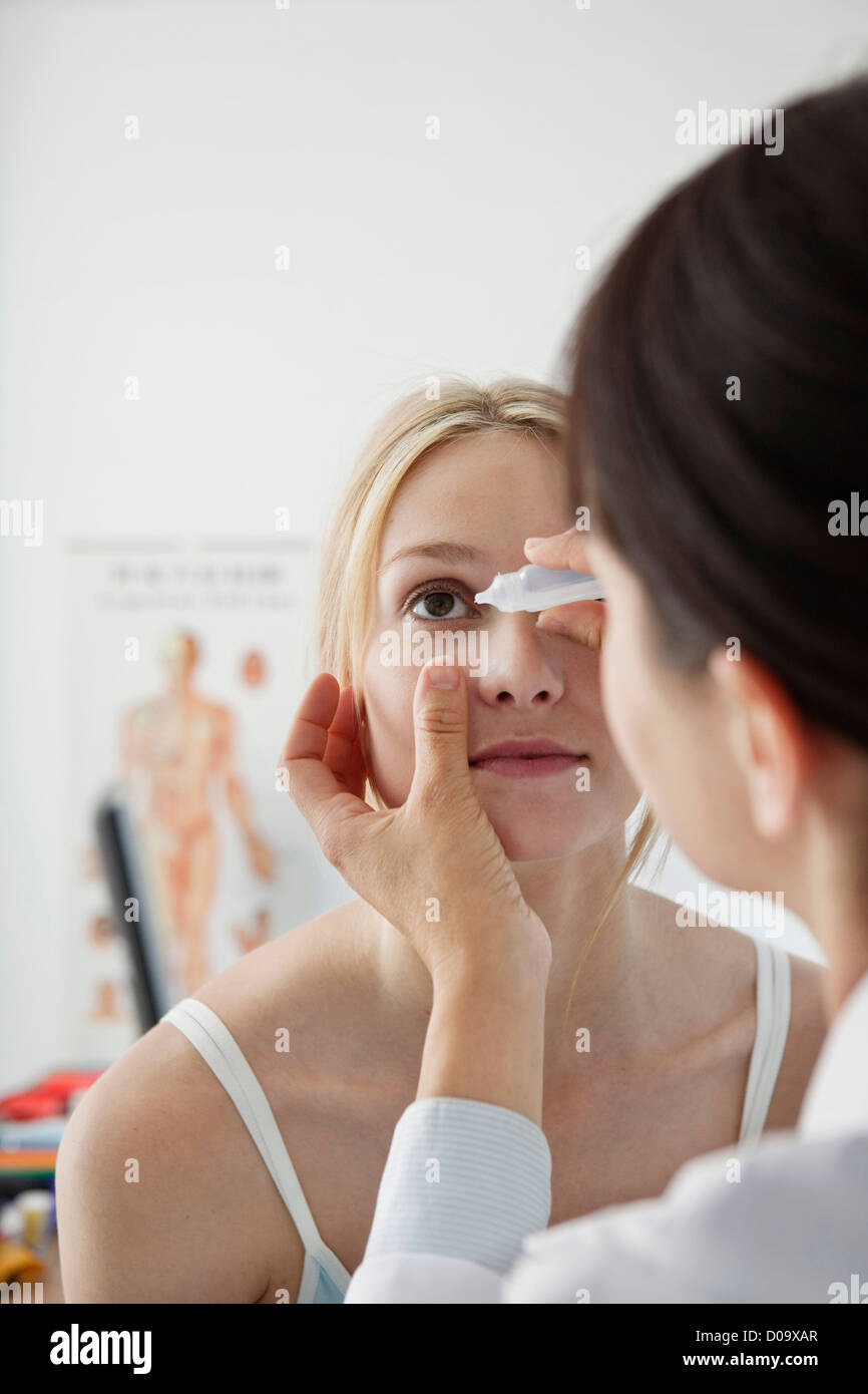 Hospital ophthalmology hi-res stock photography and images - Alamy