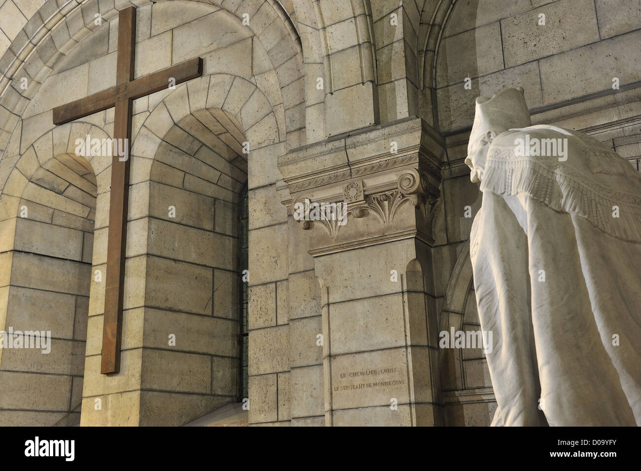 Statue of Cardinal Richard at Sacre Coeur Crypt Stock Photo - Alamy