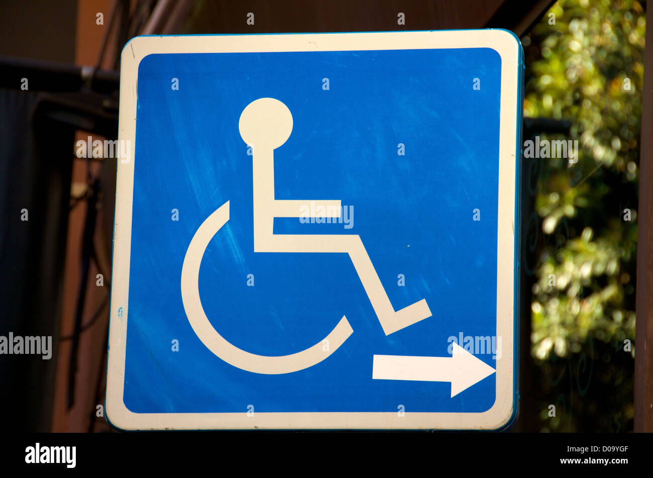Handicapped signage hi-res stock photography and images - Alamy