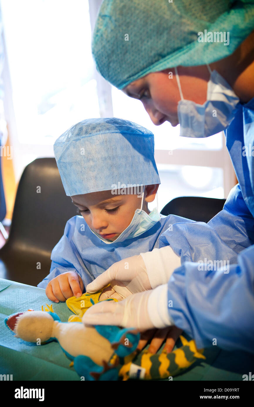 TEDDY BEAR HOSPITAL Stock Photo - Alamy