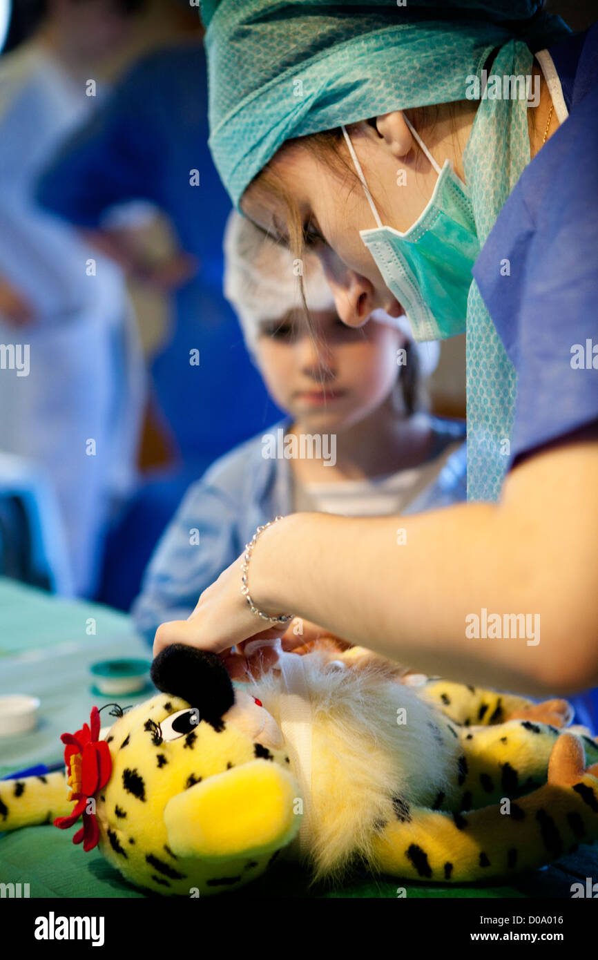 TEDDY BEAR HOSPITAL Stock Photo - Alamy