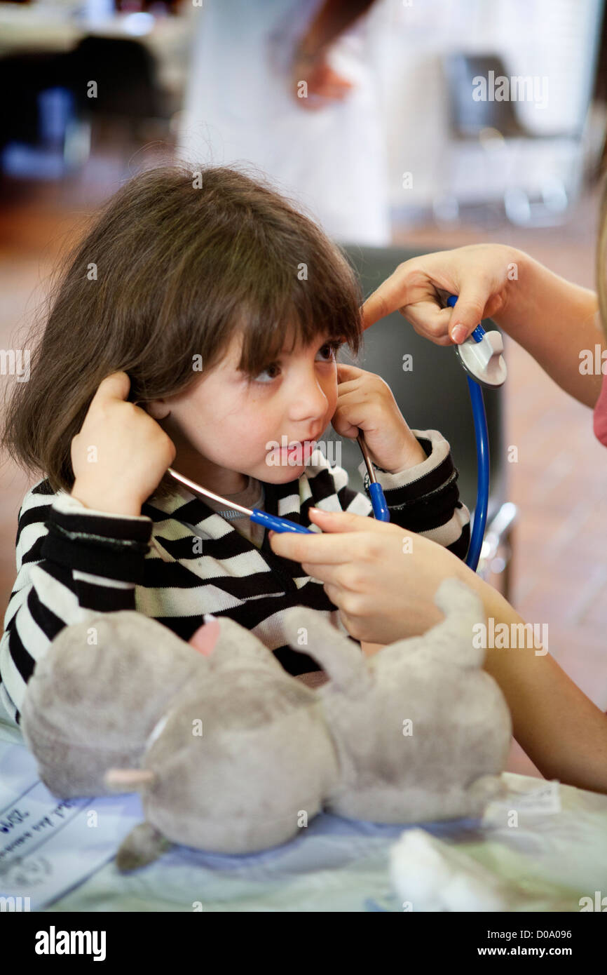 TEDDY BEAR HOSPITAL Stock Photo - Alamy