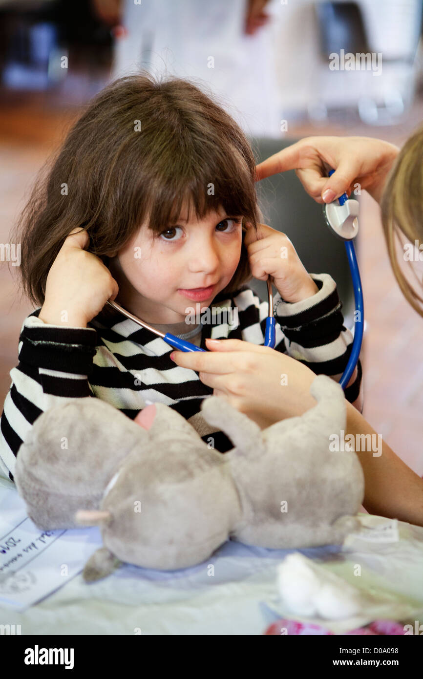 TEDDY BEAR HOSPITAL Stock Photo - Alamy