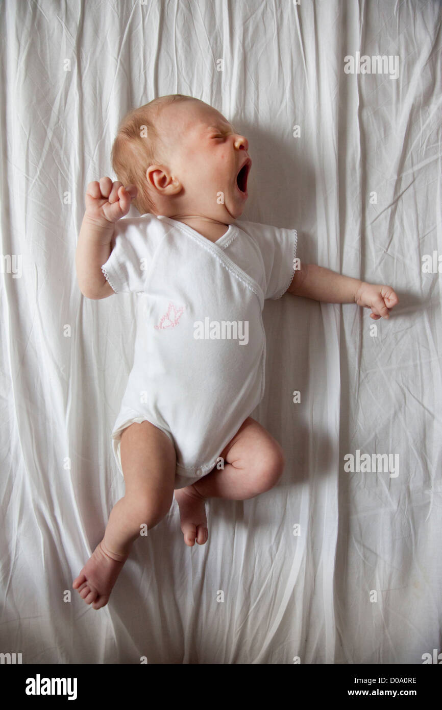 Full length yawn yawning hi-res stock photography and images - Alamy