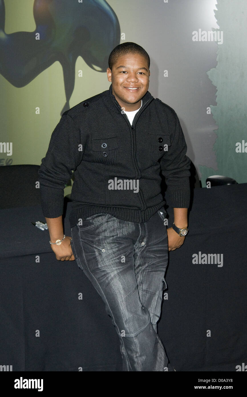 Kyle Massey Disney launches 'Epic Mickey" in Times Square New York City ...