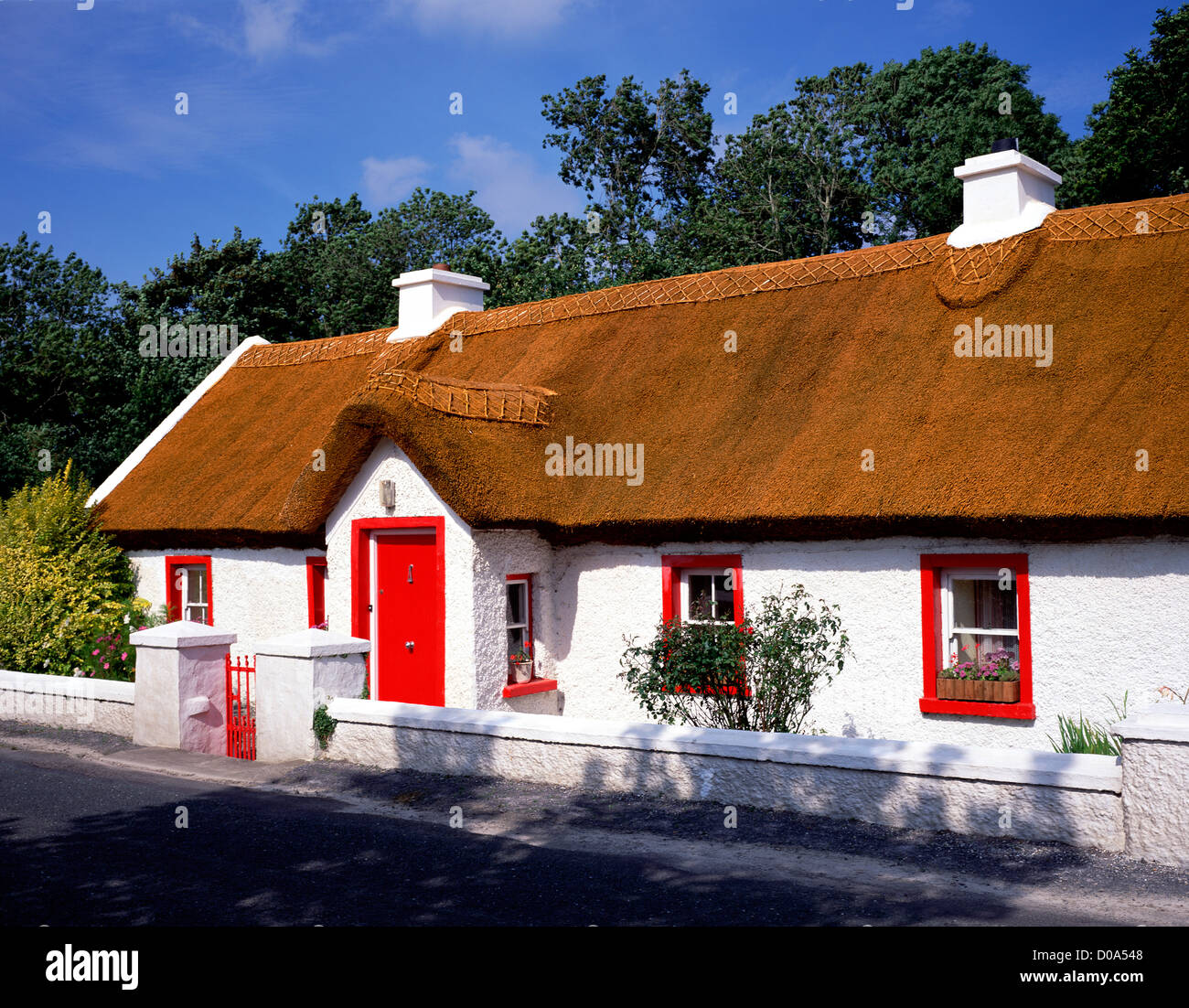 Irish Thatched Cottage Stock Photo - Alamy