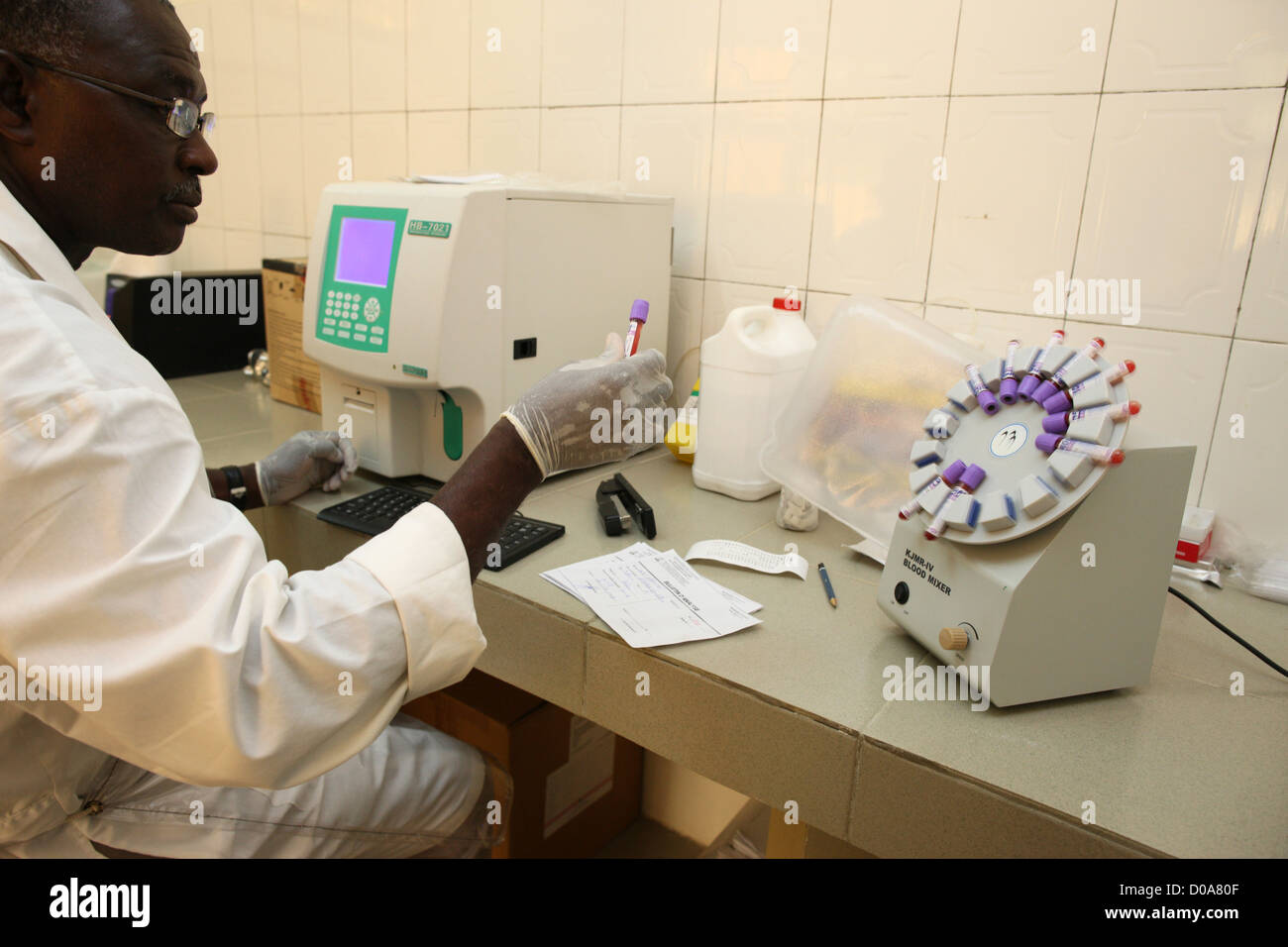 Aids test african hi-res stock photography and images - Alamy