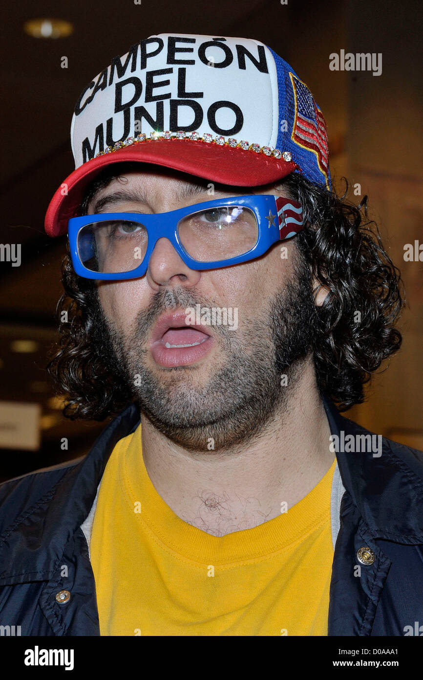 Judah Friedlander autograph session at Chapters Festival Hall promoting ...