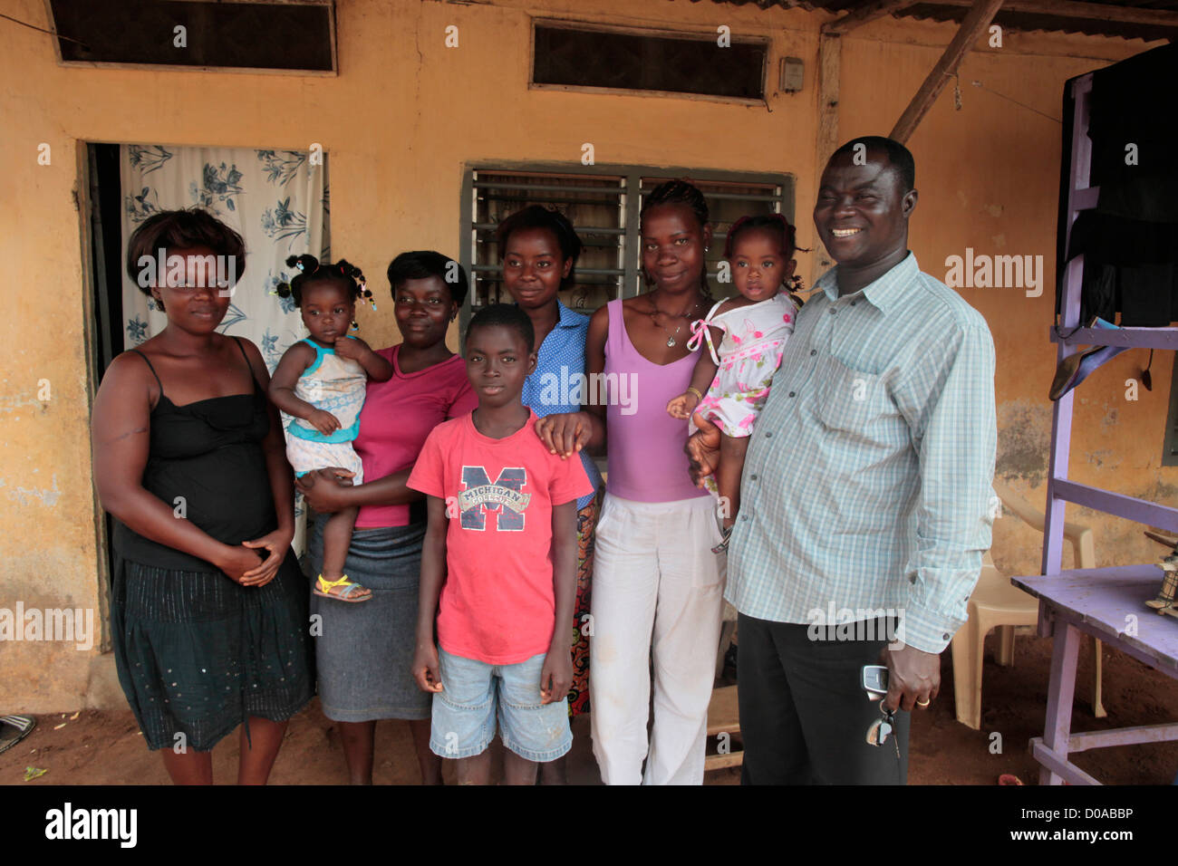 West african family hi-res stock photography and images - Alamy