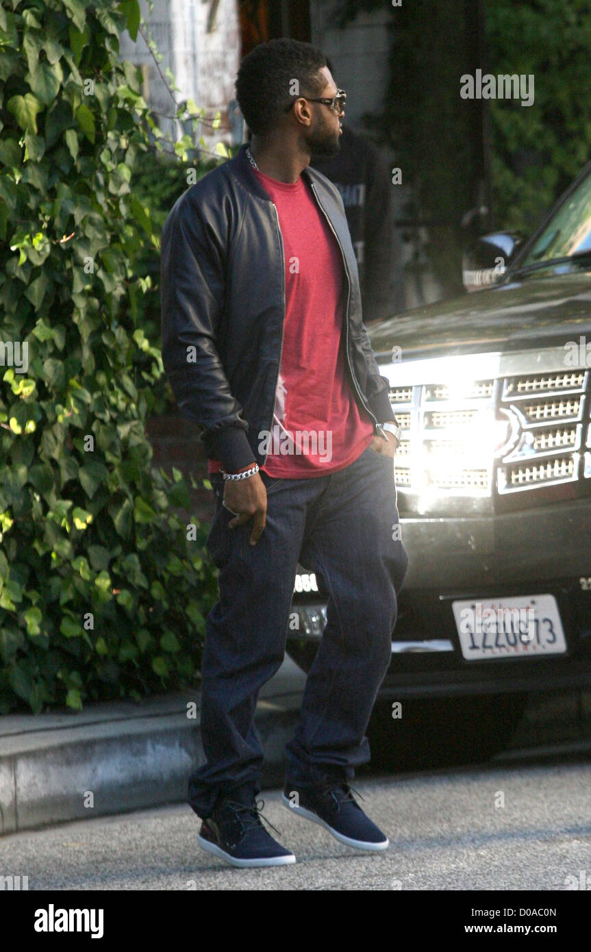 Usher shops on Robertson Boulevard with his security Los Angeles ...