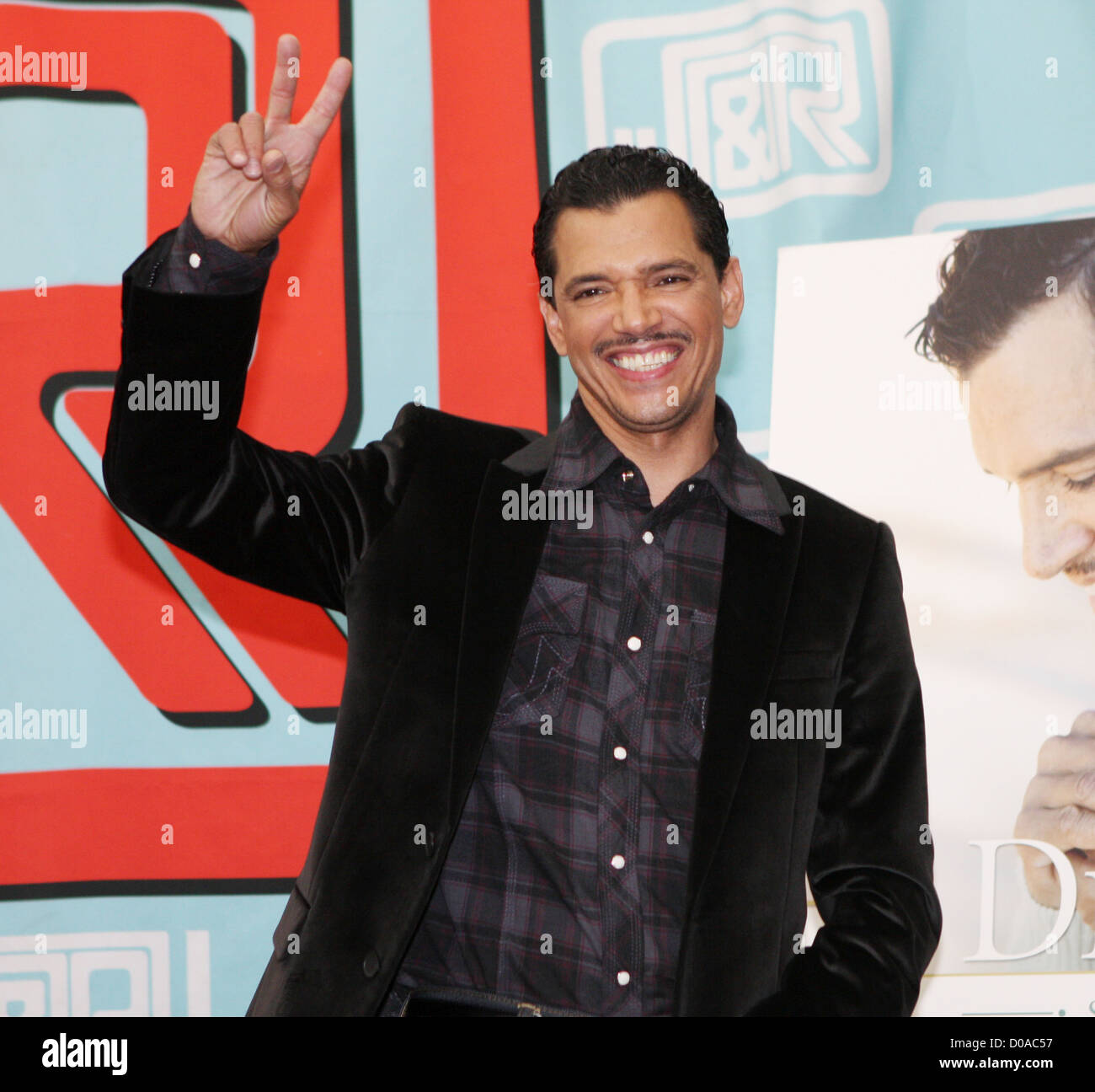 El Debarge attends a CD signing and performance at J&R Music World New ...