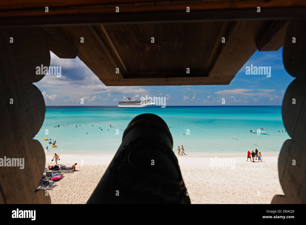 Beach on Half Moon Kay - Bahamas Stock Photo - Alamy