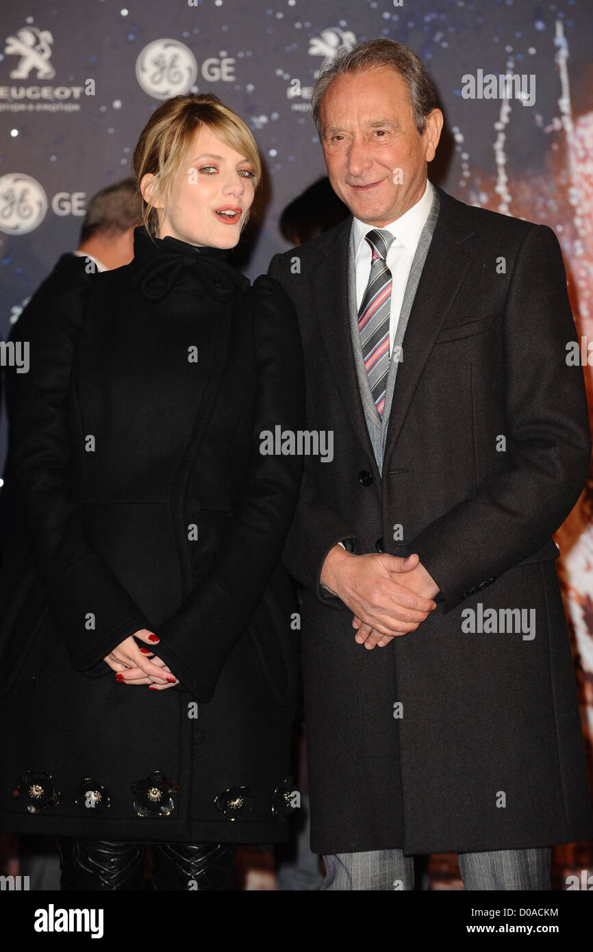 Melanie Laurent and Mayor of Paris Bertrand Delanoe 2010 Christmas ...