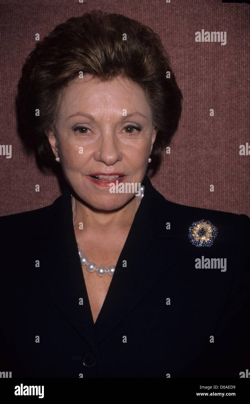 LILLIAN VERNON.Celebrating Immigrant women entrepreneurs : awards of ...