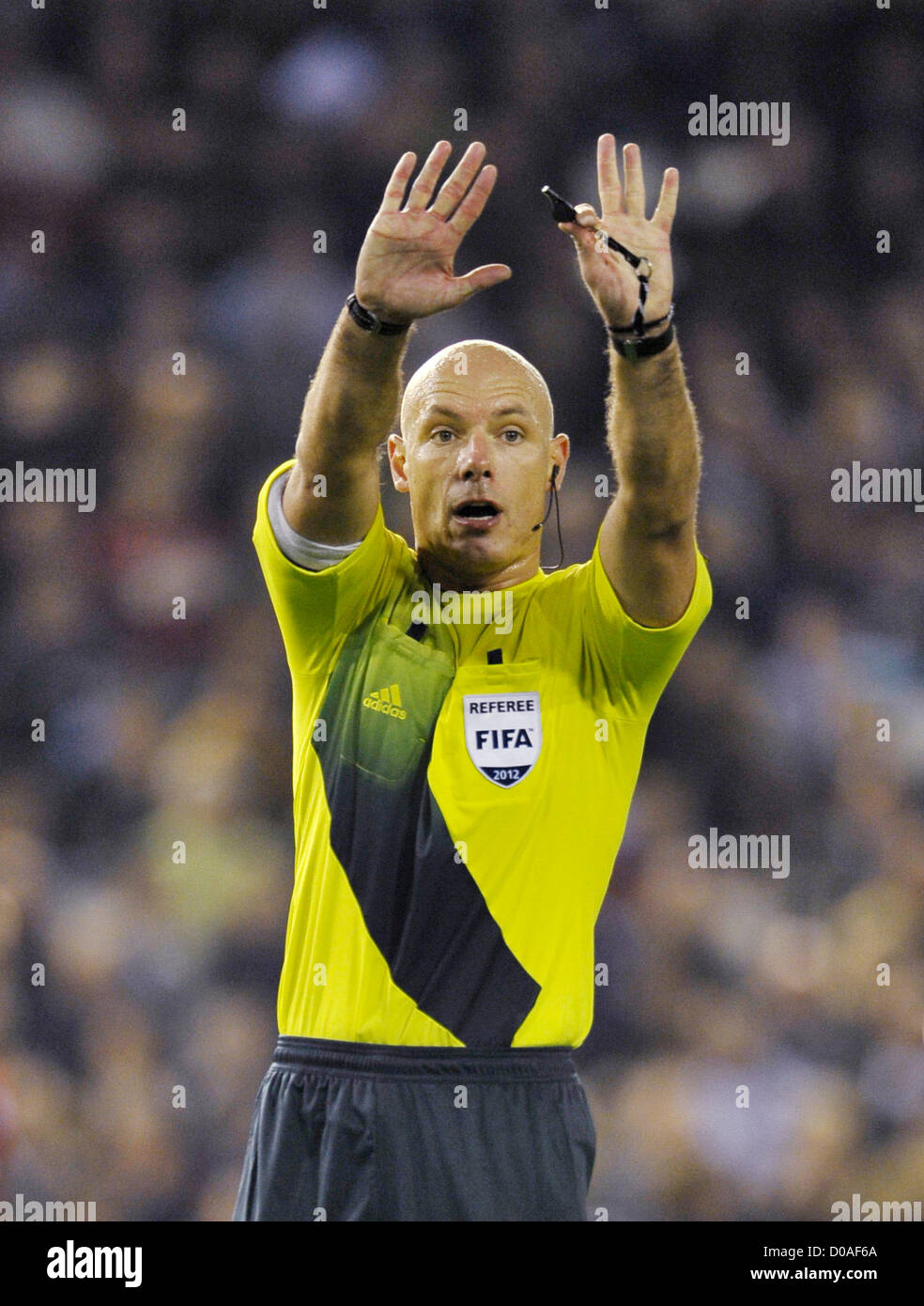 Fifa referee hi-res stock photography and images - Alamy