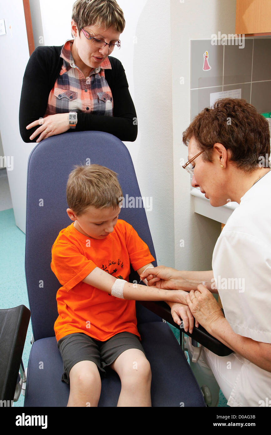 ALLERGY TEST, CHILD Stock Photo - Alamy