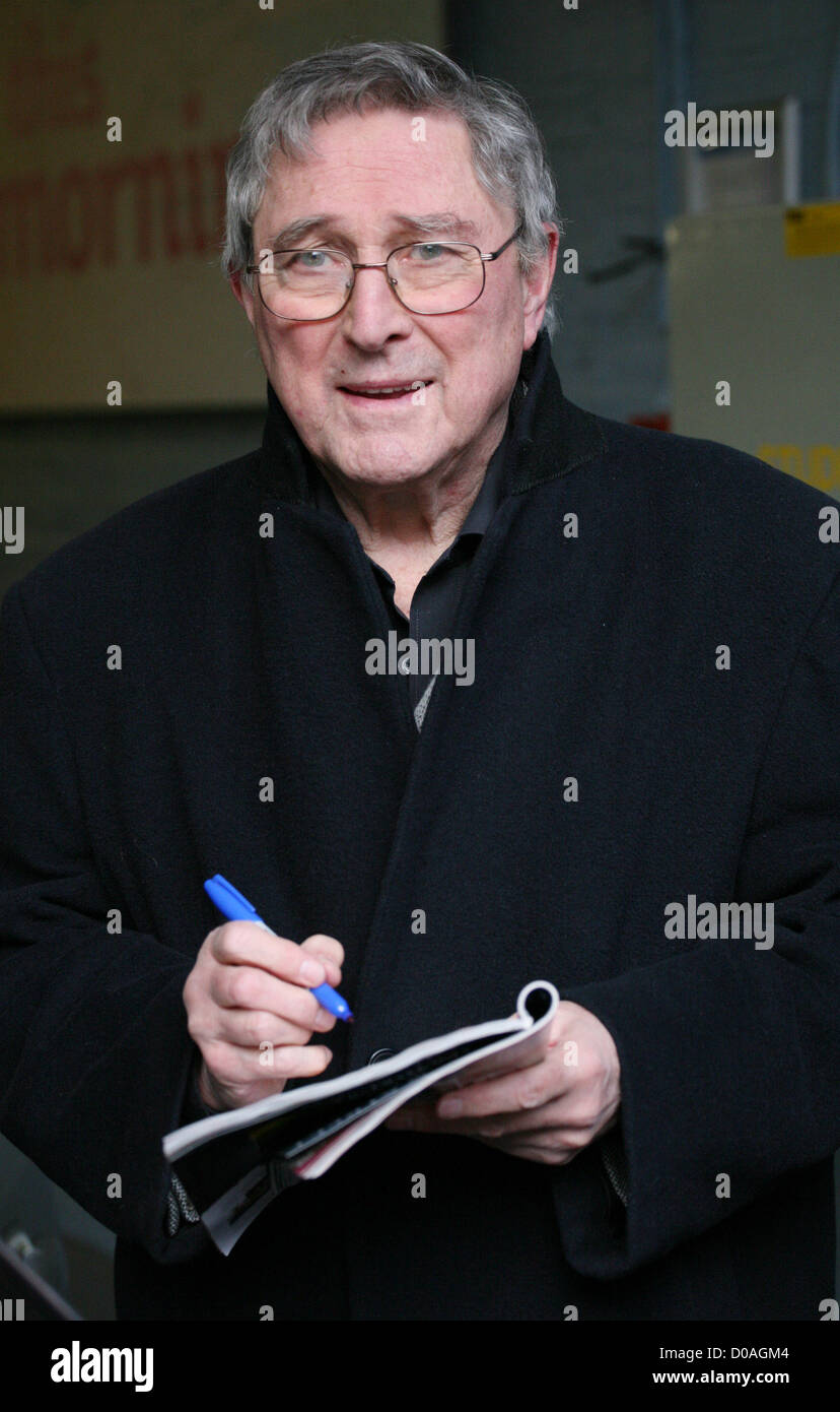 Mark eden hi-res stock photography and images - Alamy