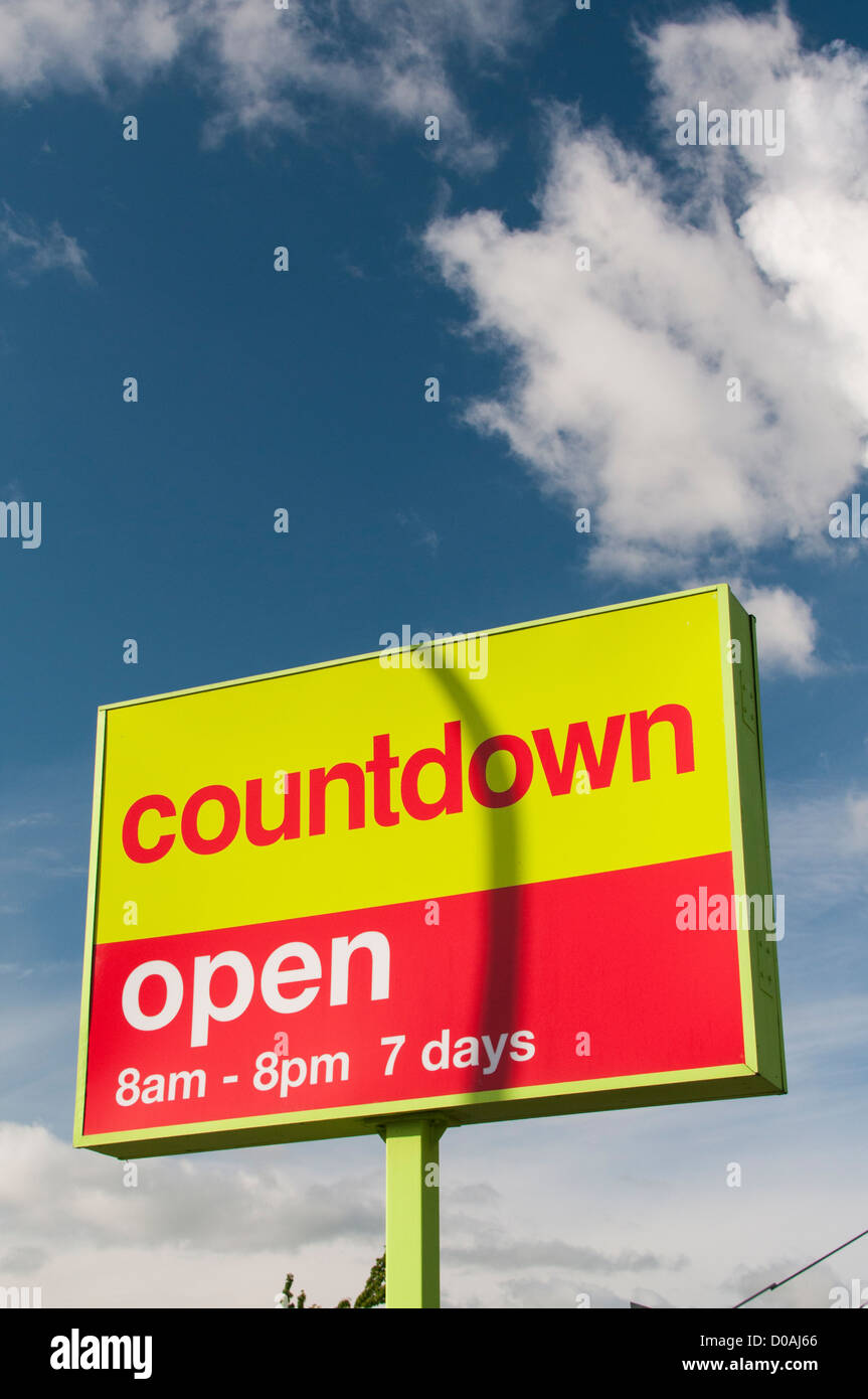 Countdown supermarket hi-res stock photography and images - Alamy
