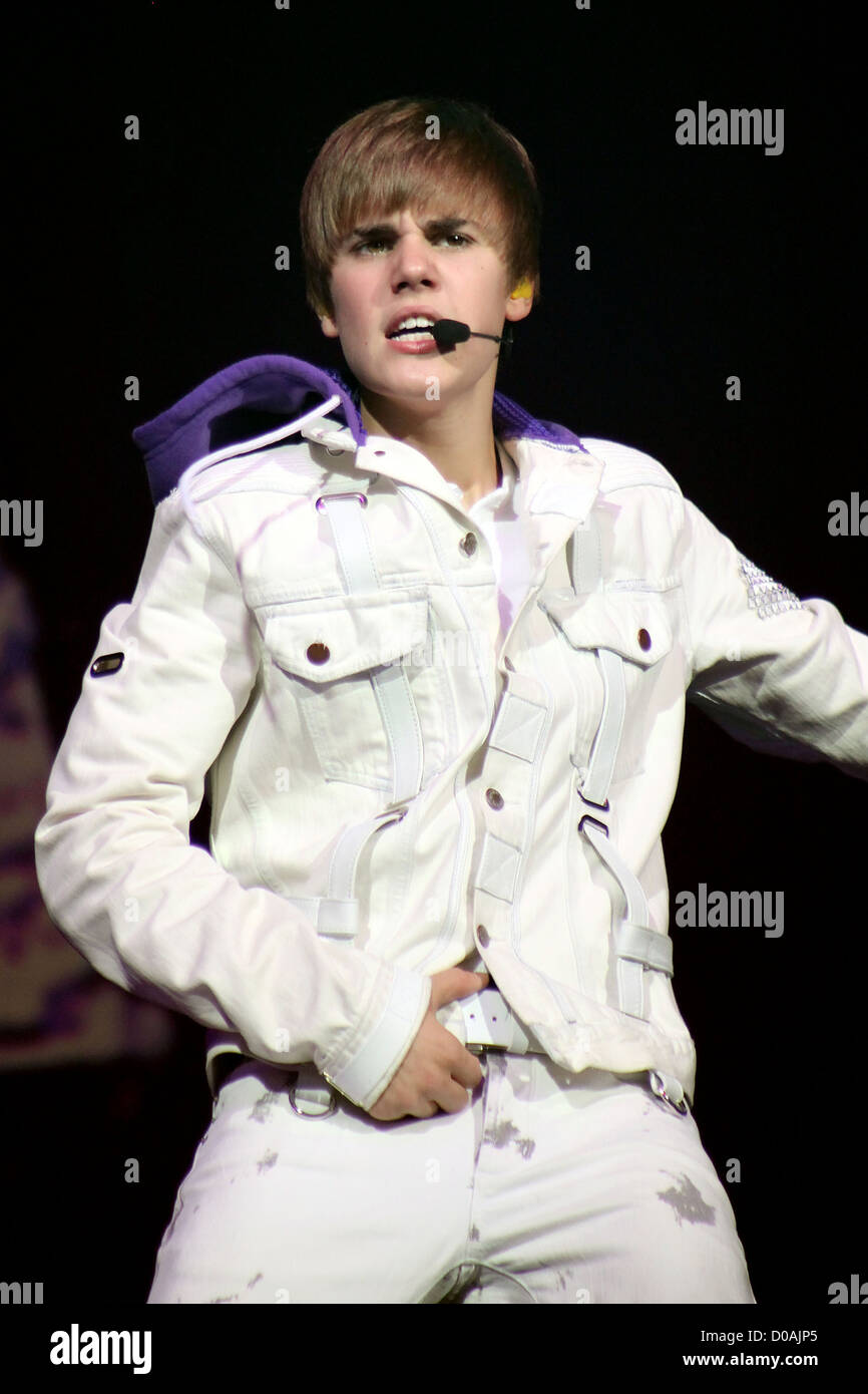 Justin Bieber performing at The Air Canada Centre during his 'My World ...