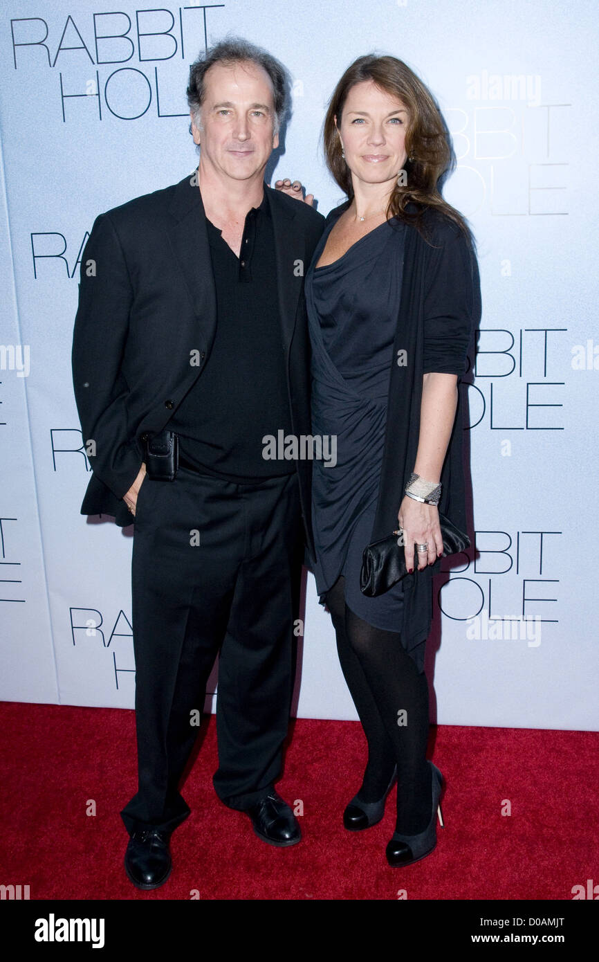 Rabbit paris hi-res stock photography and images - Alamy