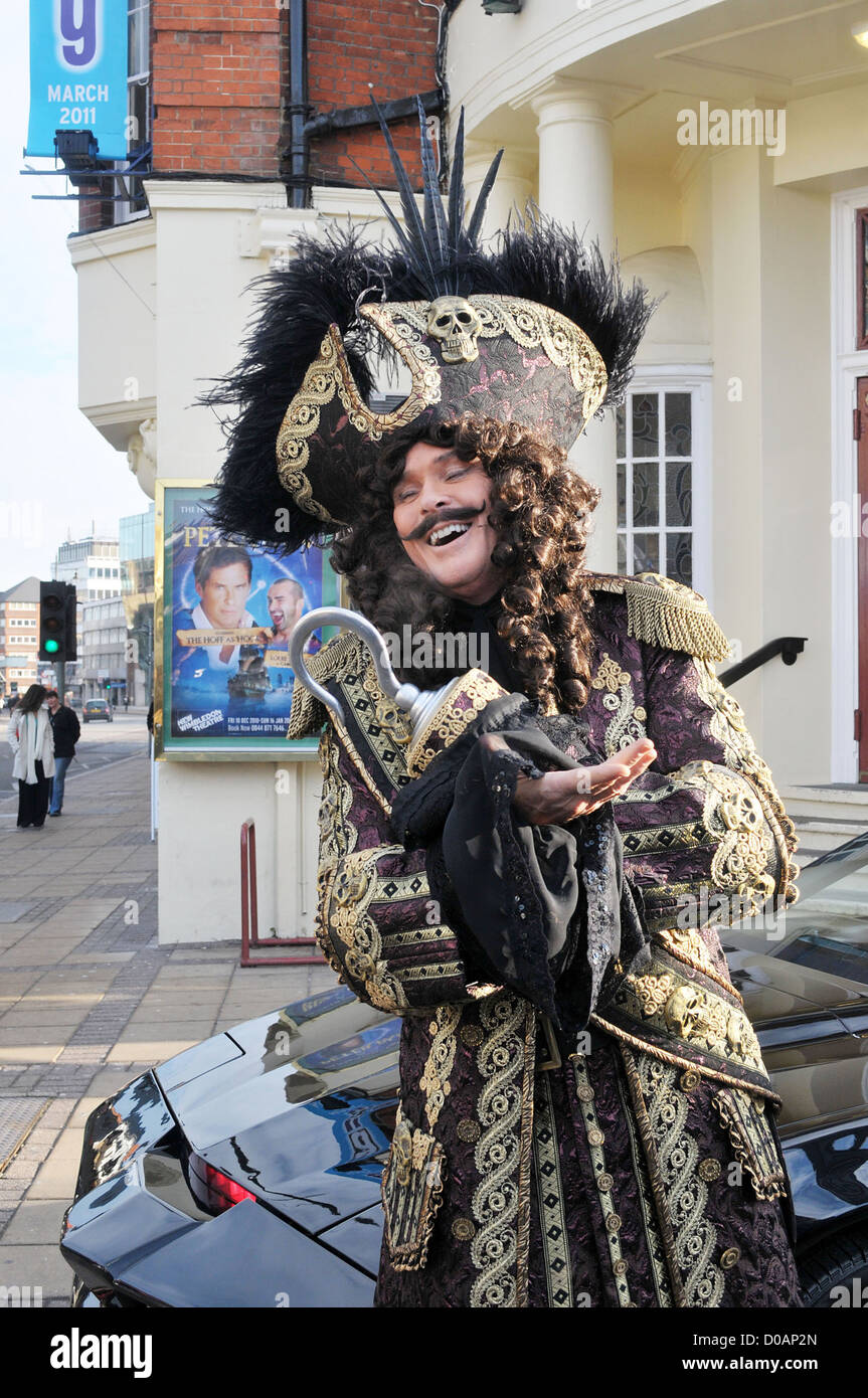 David Hasselhoff poses in his Captain Hook costume New Wimbledon ...