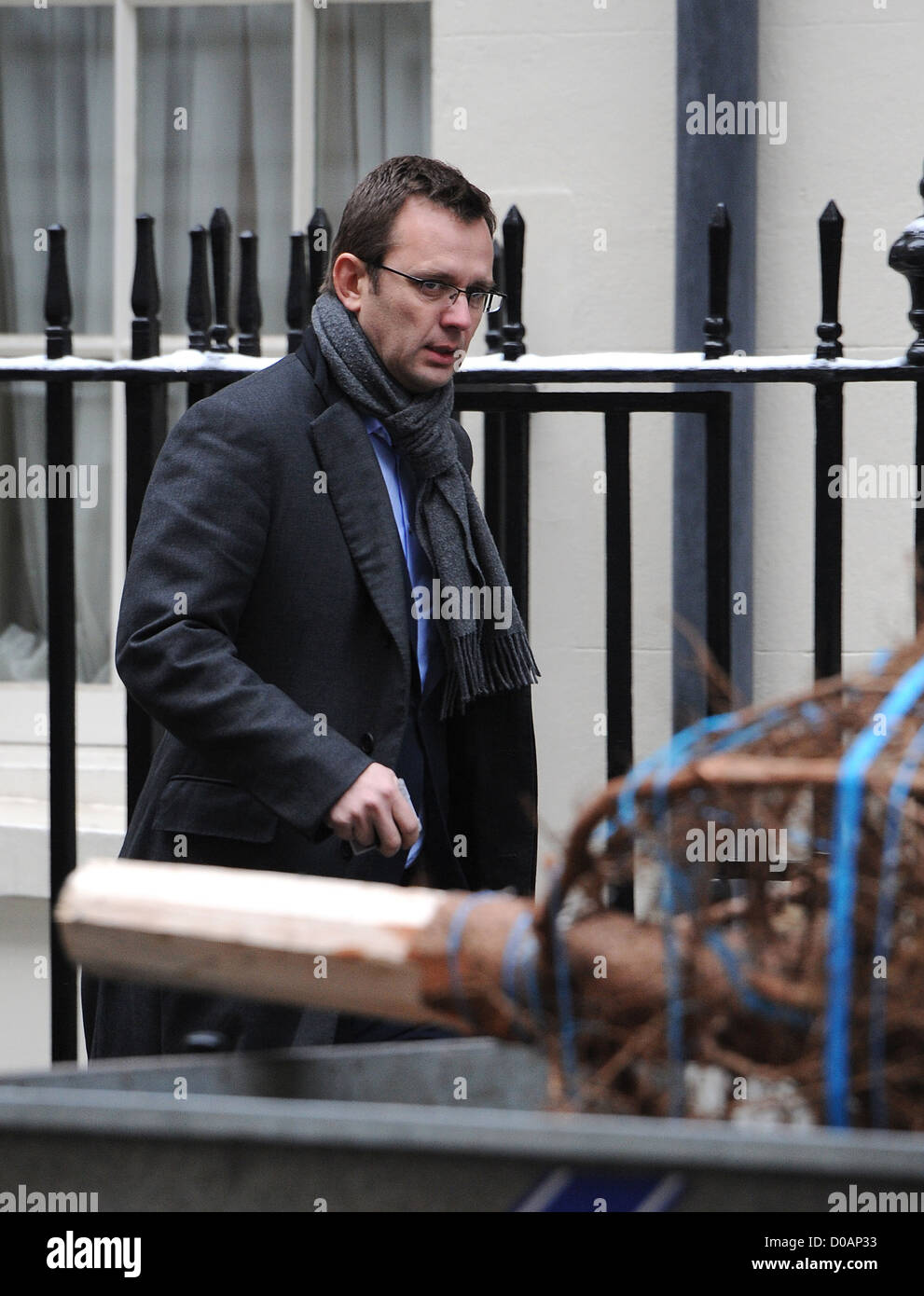 David Cameron's communications director Andy Coulson arrives at Downing ...