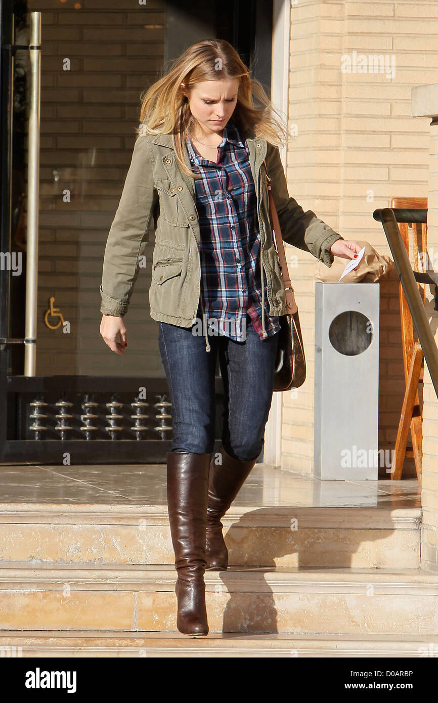 Kristin Bell leaving Barney's of New York in Beverly Hills. Los Angeles ...