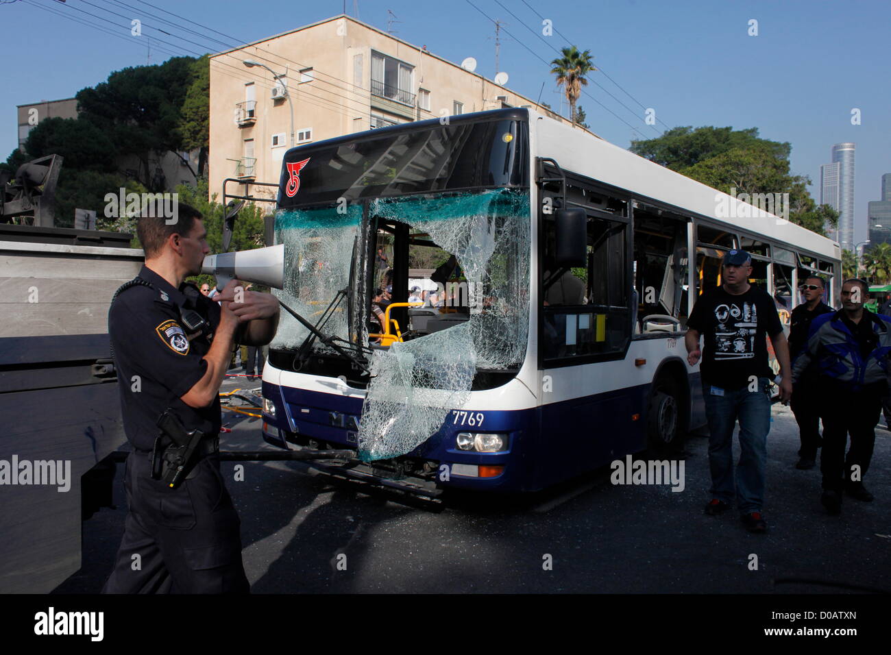 Front of a bus hi-res stock photography and images - Alamy