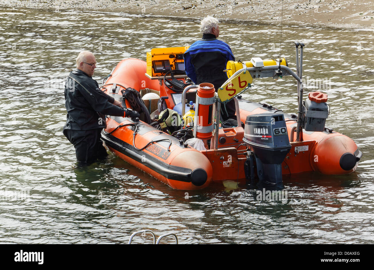 Rib with divers hi-res stock photography and images - Alamy