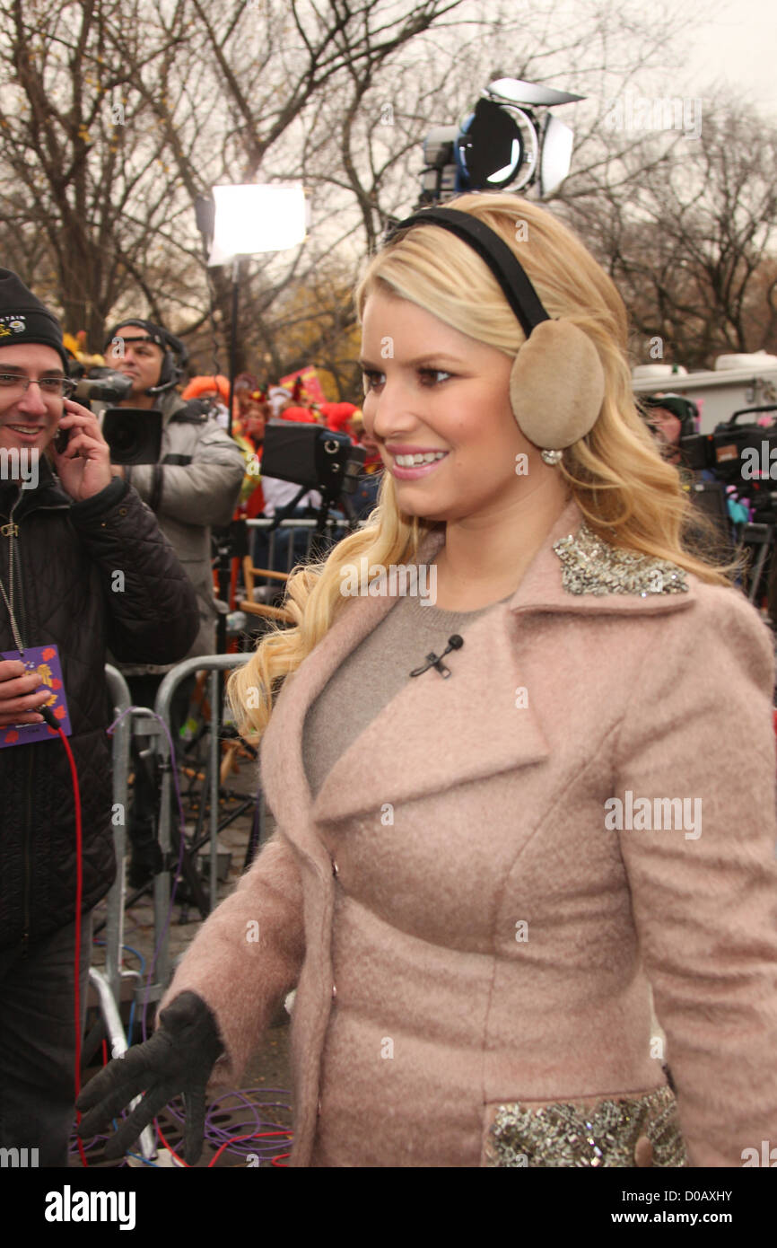 Jessica Simpson 84th Macy's Thanksgiving Day Parade in New York City ...