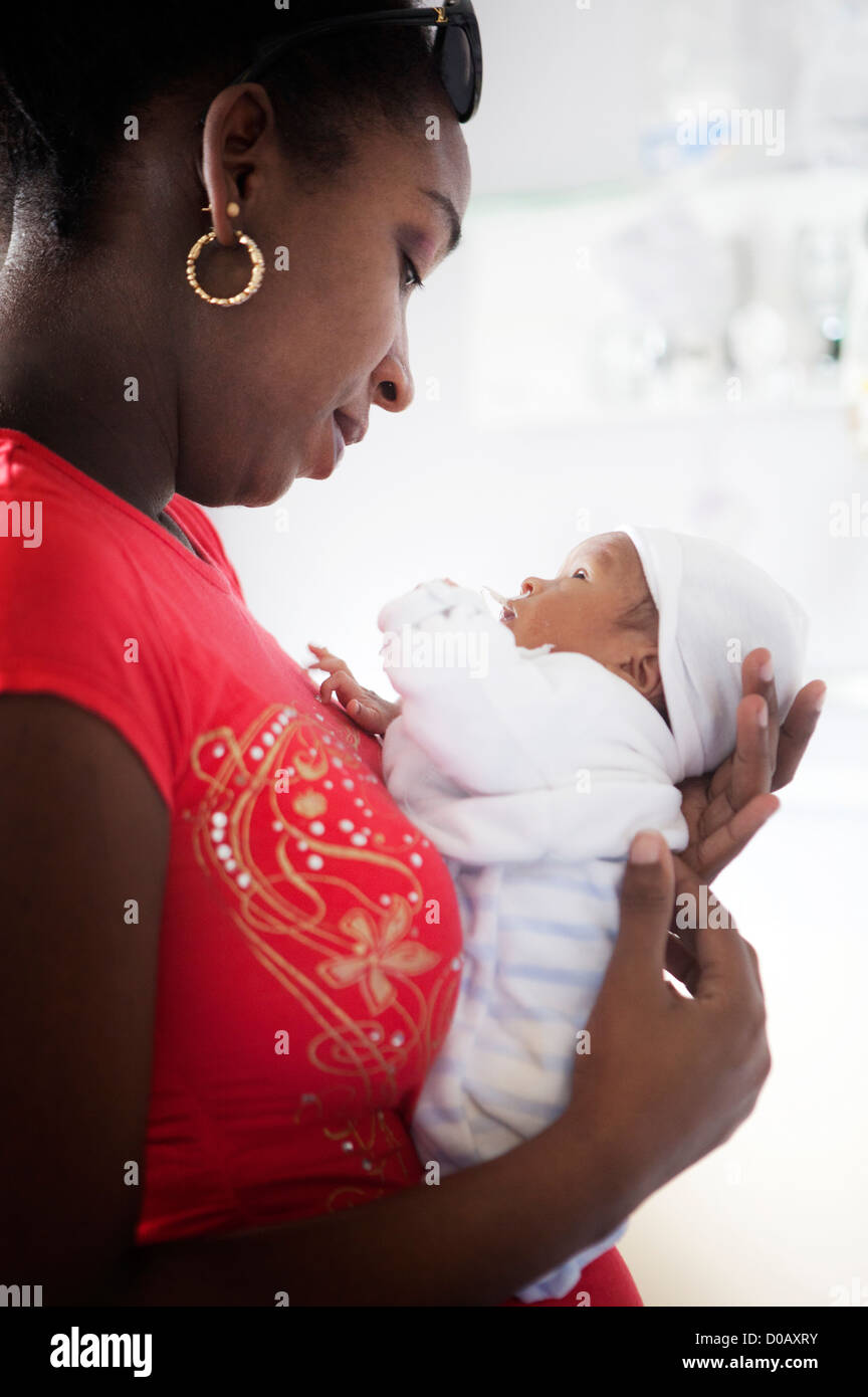 Maternity ward african mom baby hi-res stock photography and images - Alamy