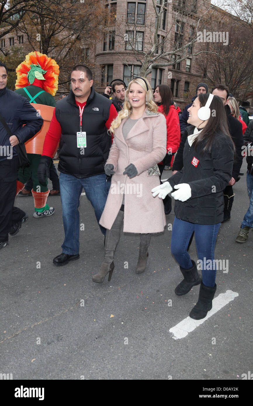 Jessica Simpson 84th Macy's Thanksgiving Day Parade in New York City ...