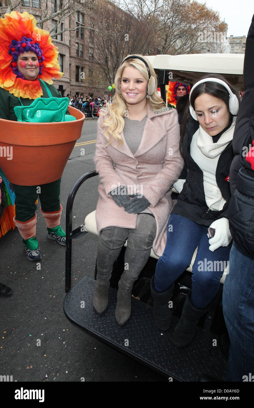 Jessica Simpson 84th Macy's Thanksgiving Day Parade in New York City ...