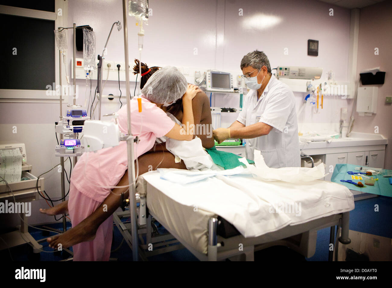 Obstetric anesthesia hi-res stock photography and images - Alamy