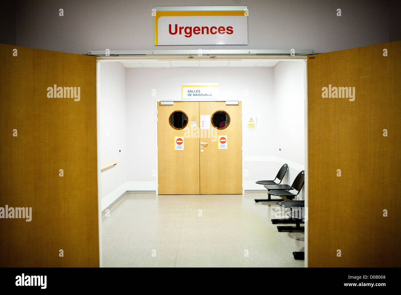 Hospital departments signs hi-res stock photography and images - Alamy