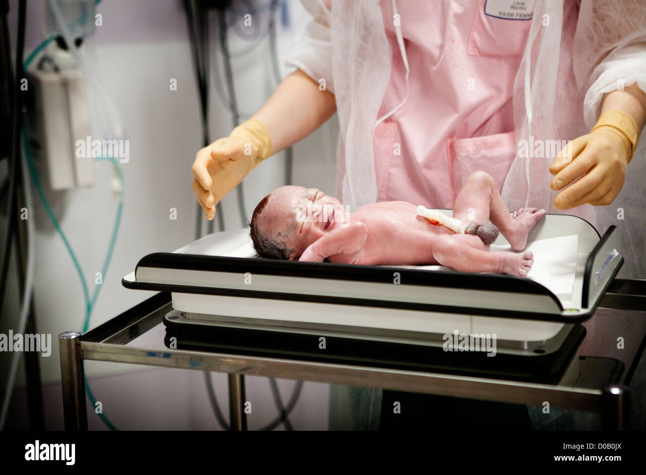 Baby weight scales hi-res stock photography and images - Alamy