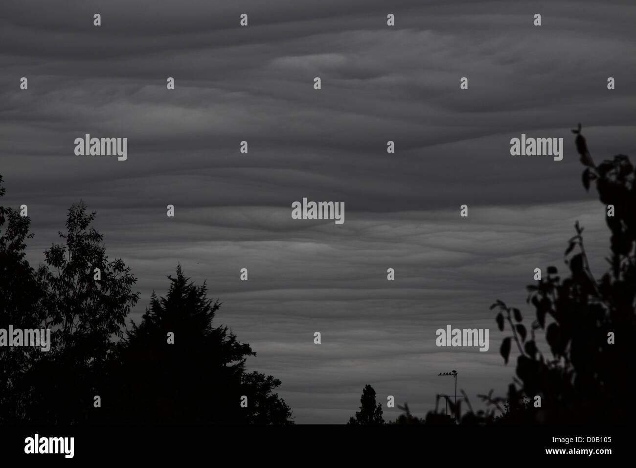 Dark cloud formation hi-res stock photography and images - Alamy