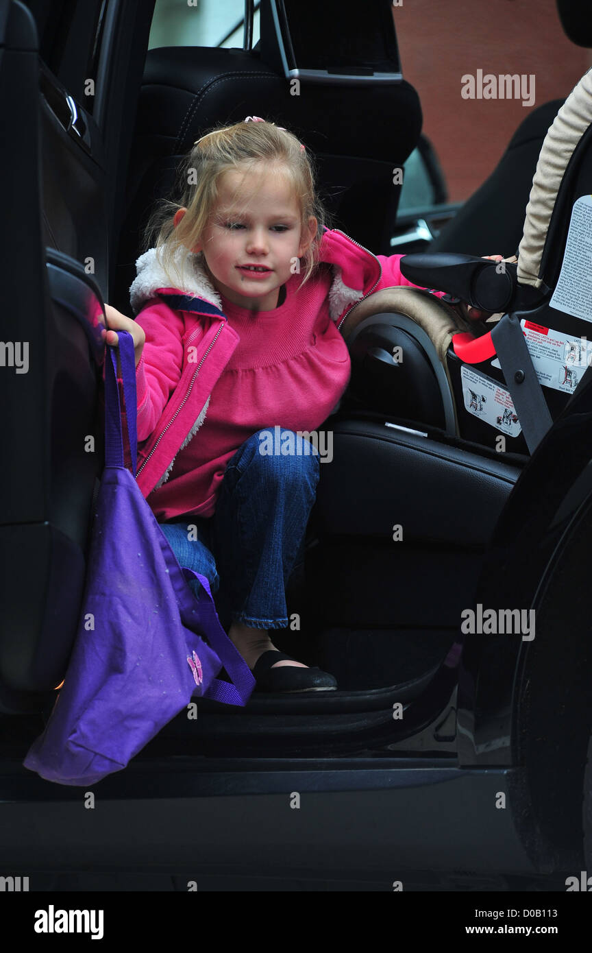Jennifer Garner and Ben Afflecks eldest daughter Violet Affleck arrives ...