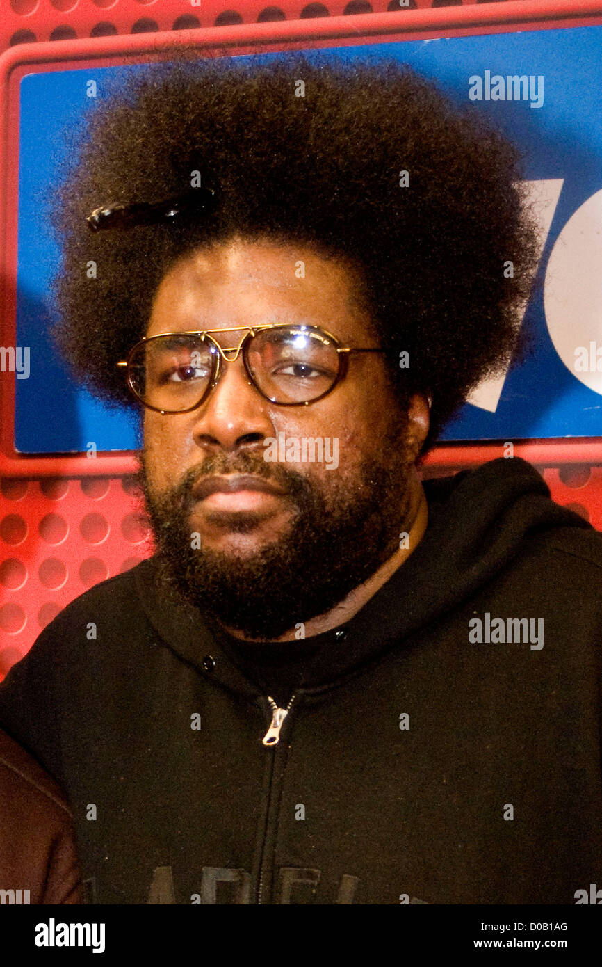The Roots drummer, Questlove (?uestlove), stops by WGCI Coca Cola ...