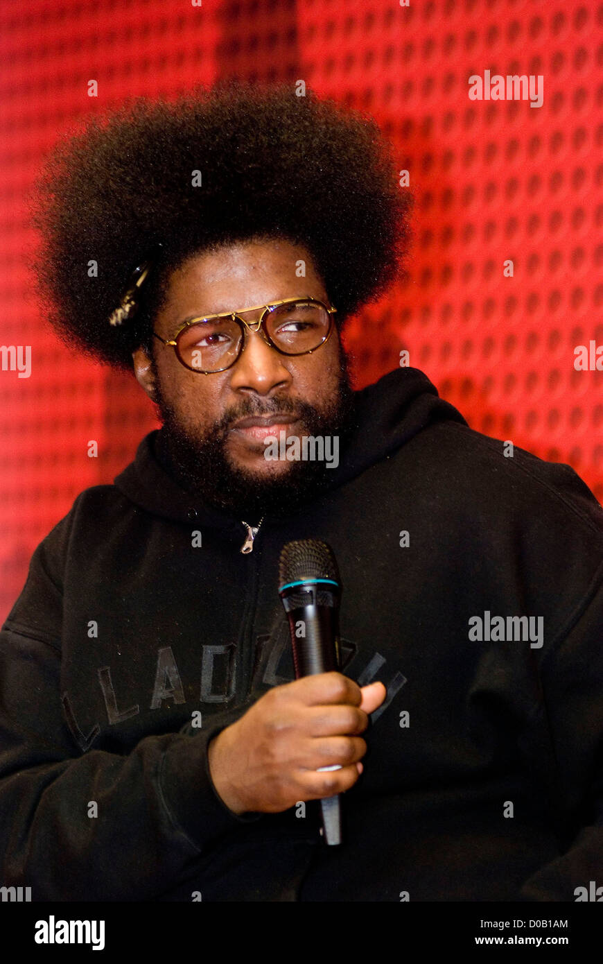 The Roots drummer, Questlove (?uestlove), stops by WGCI Coca Cola ...