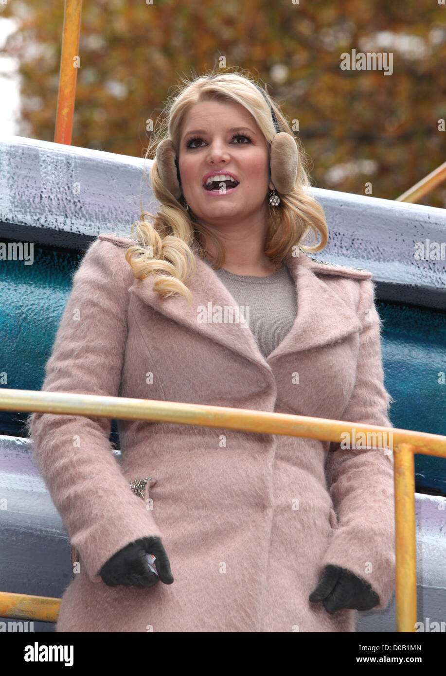 Jessica Simpson 84th Macy's Thanksgiving Day Parade in New York City ...