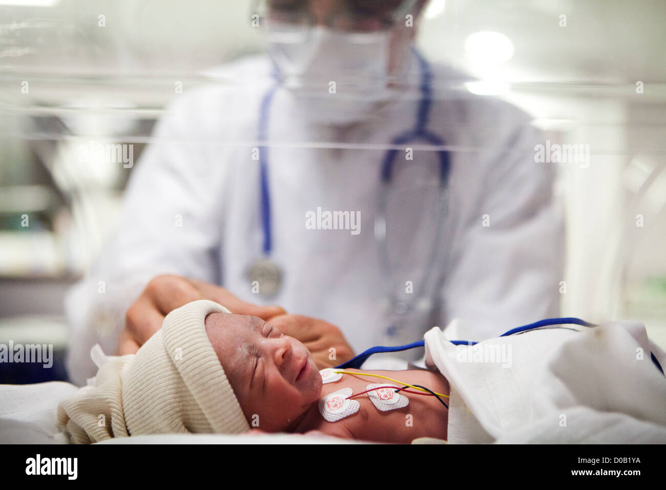 Ecg boy electrodes hi-res stock photography and images - Alamy