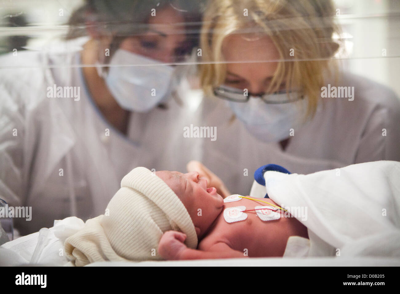 Ecg boy electrodes hi-res stock photography and images - Alamy
