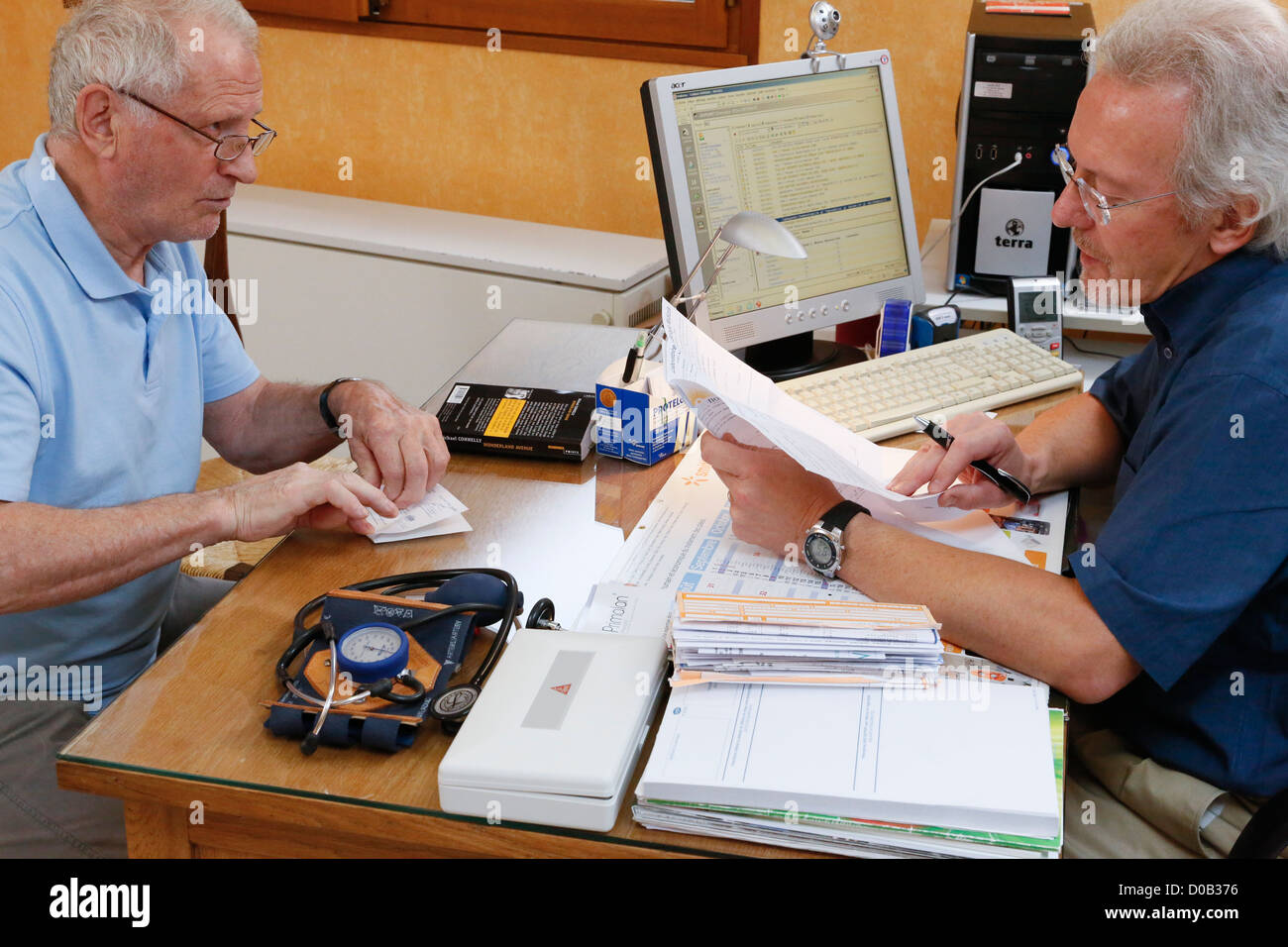 Calais inspection hi-res stock photography and images - Alamy