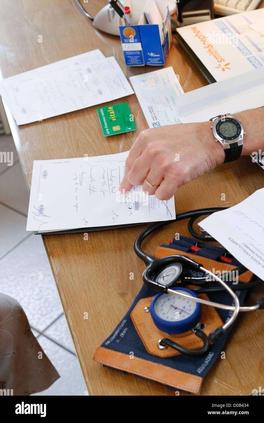 Medical prescription hi-res stock photography and images - Alamy