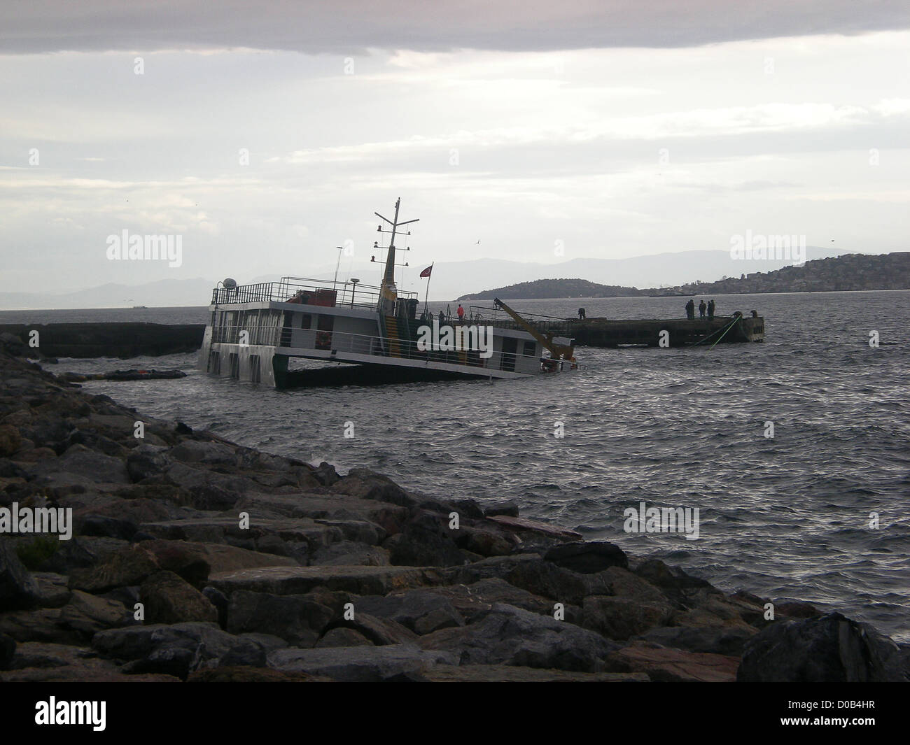 Ferry sinks the Marmara Sea. A storm caused the ferry to hit rocks ...