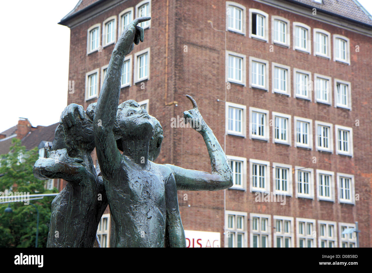 The "klenkes", the raised small finger, children statues in Aachen ...