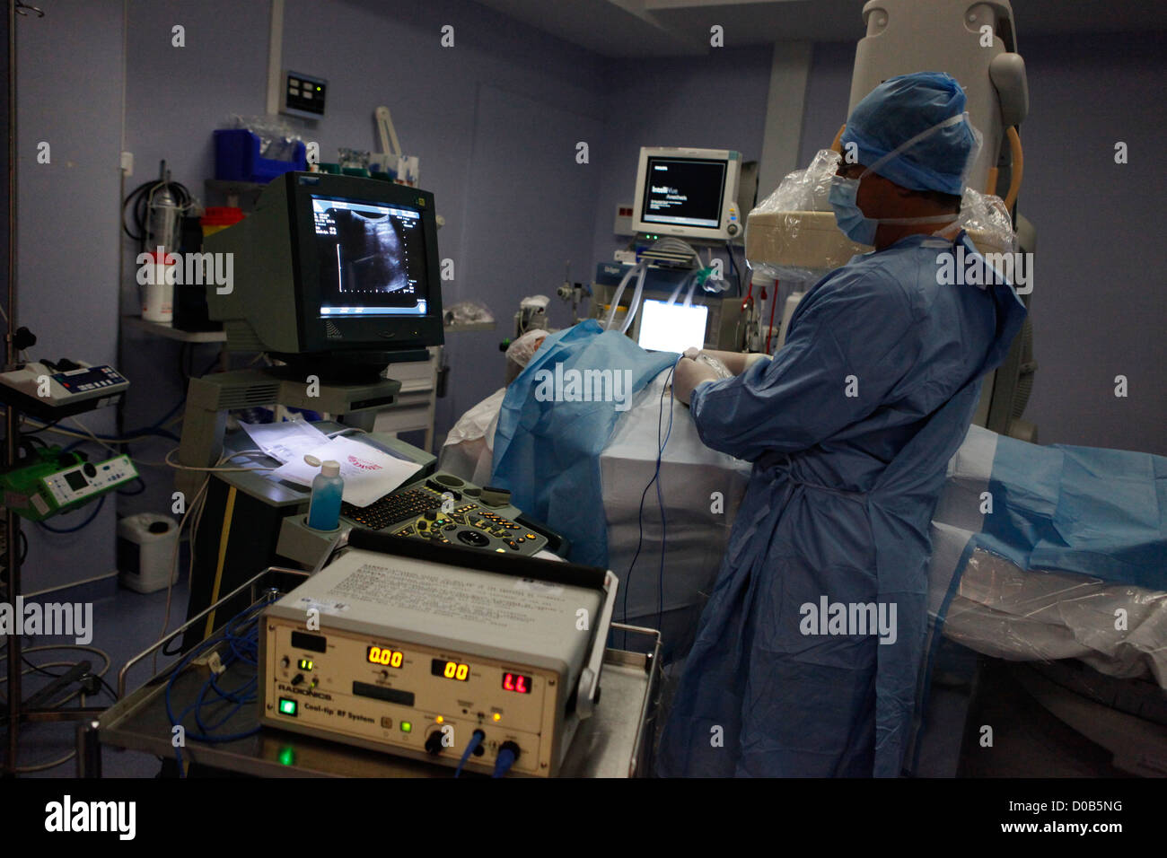 Radiofrequency ablation liver hi-res stock photography and images - Alamy