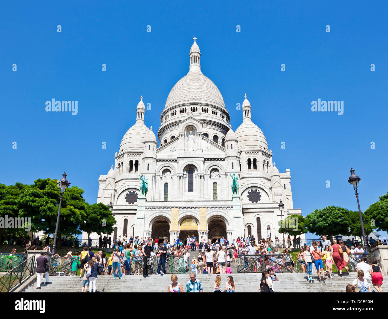 Crowded steps hi-res stock photography and images - Alamy